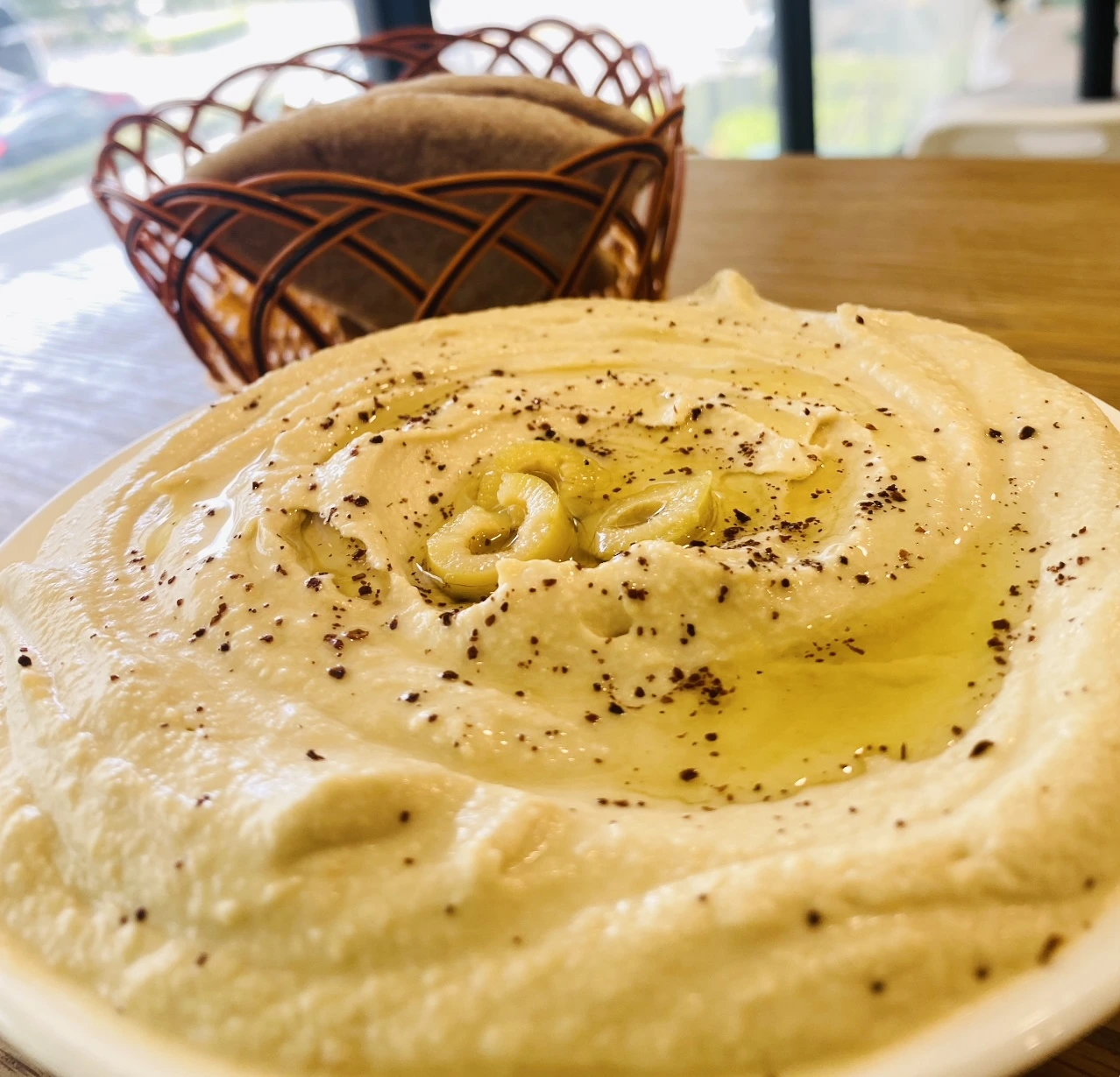 Humus with Pita Bread - Enseeds
